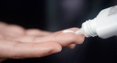 Super Fluid UV Defense Facial Sunscreen - SPF 50+ - Kiehl’s